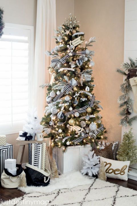 30 Best Decorated Christmas Trees 2017
